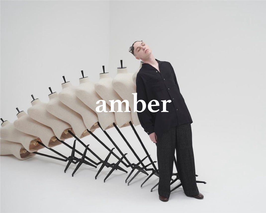 amber – sign | サイン